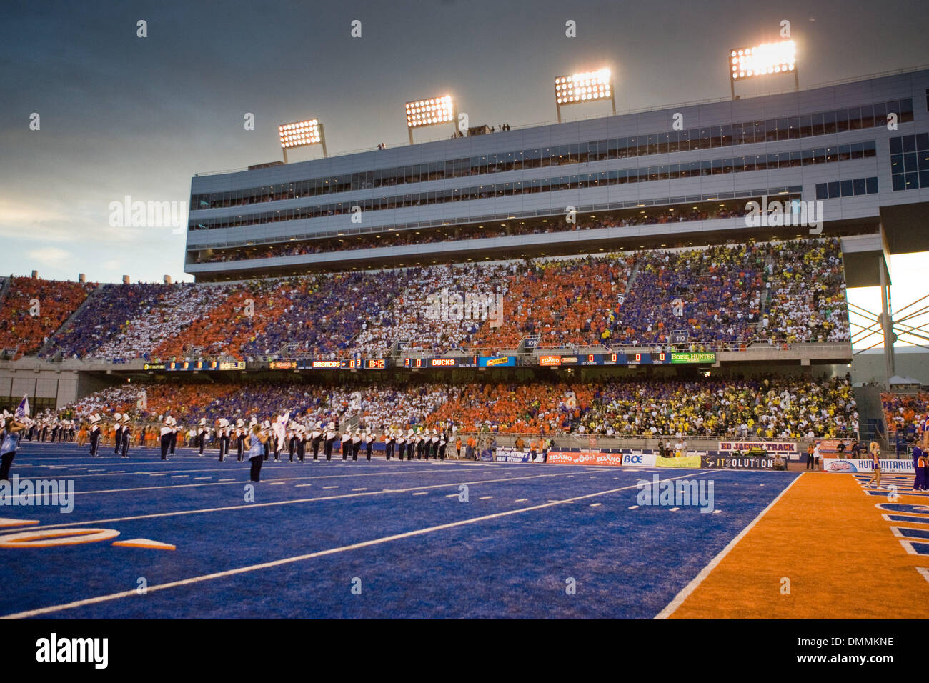 Oregon football stadium hi-res stock photography and images - Alamy