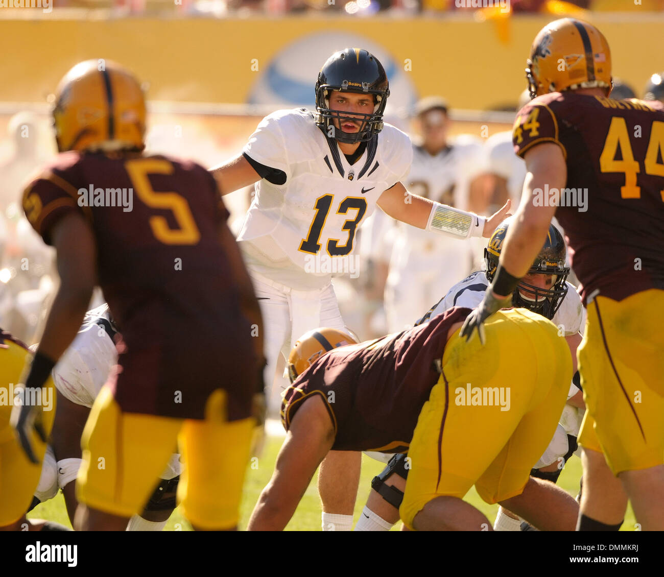 October 31, 2009: California quarterback Kevin Riley (13) in action ...