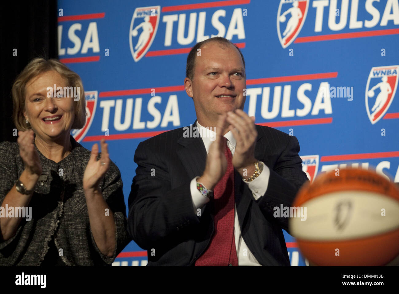 Hotel bill shock hi-res stock photography and images - Alamy