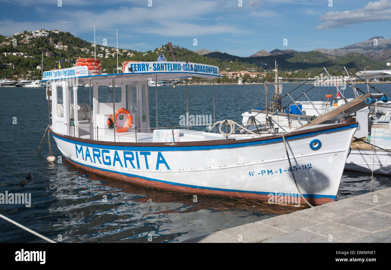 Small ferry boat carrying passengers between Dragonera and Sant Elm ...