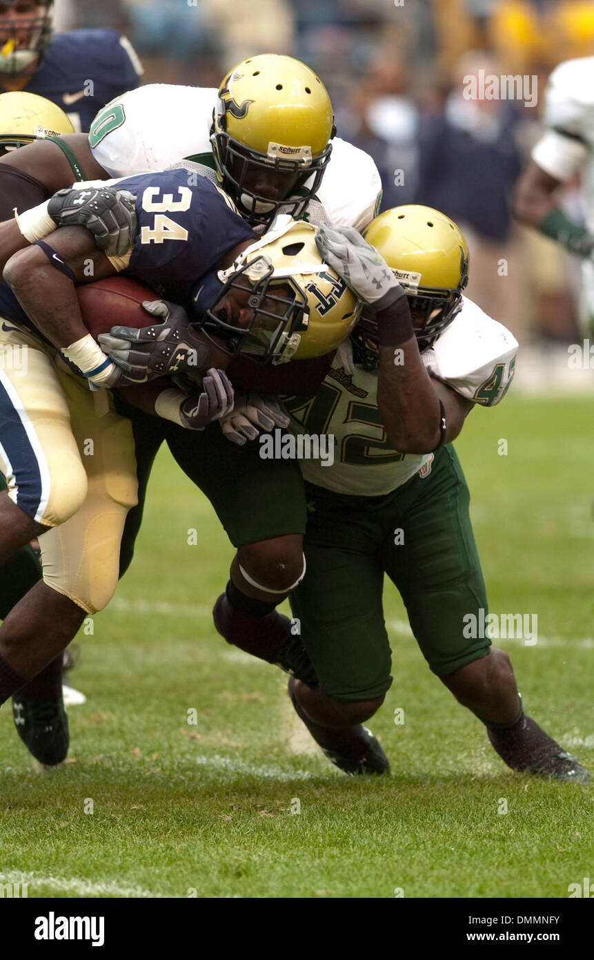 24 October 2009: Pittsburgh Panthers running back Ray Graham (34) is ...