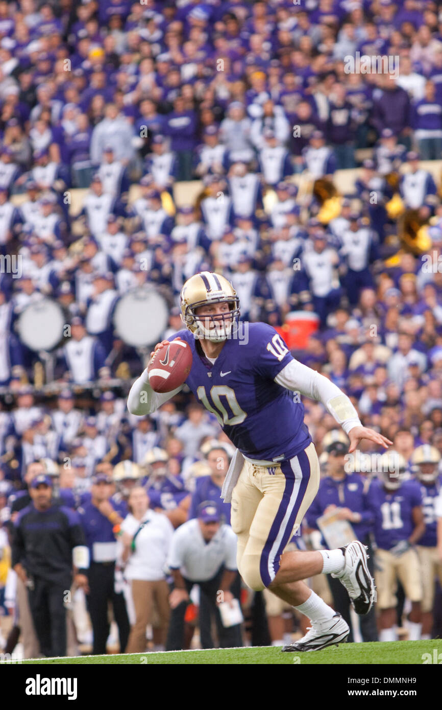 University oregon football locker hi-res stock photography and images ...