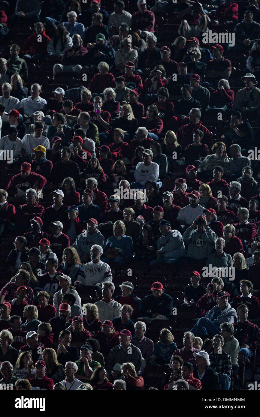 Stanford stadium football fans hi-res stock photography and images - Alamy