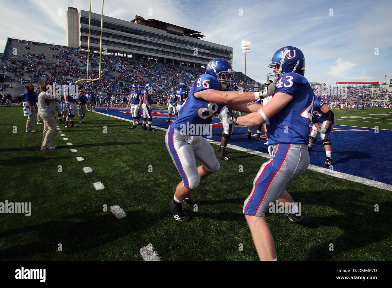 24 October 2009: Kansas tight ends Tim Biere (86) and Ted McNulty (43 ...
