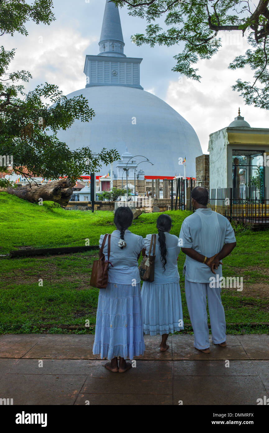 Sri lanka family hi-res stock photography and images - Alamy
