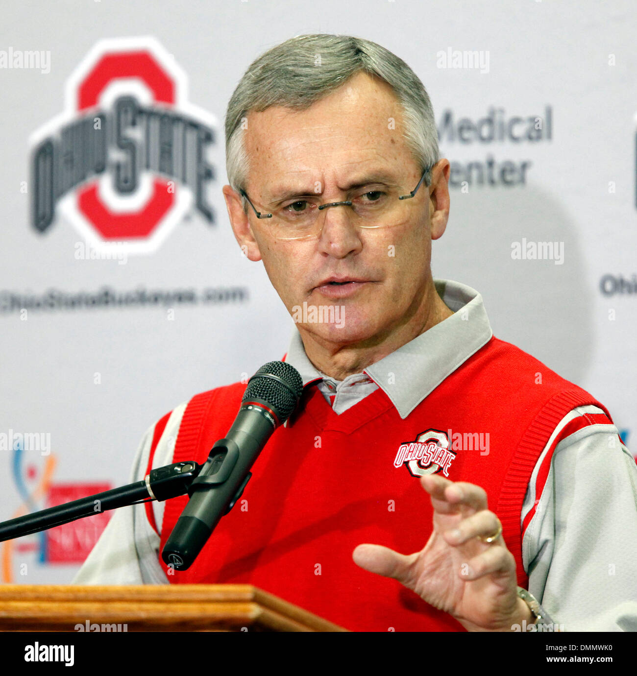 Nov 16, 2009 - Columbus, Ohio, USA - Ohio State head football coach JIM ...
