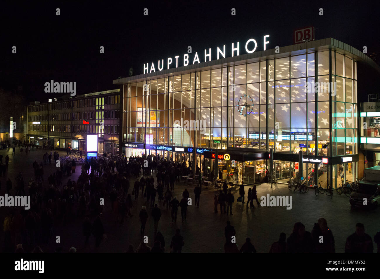 Central Station of Cologne by night Stock Photo - Alamy