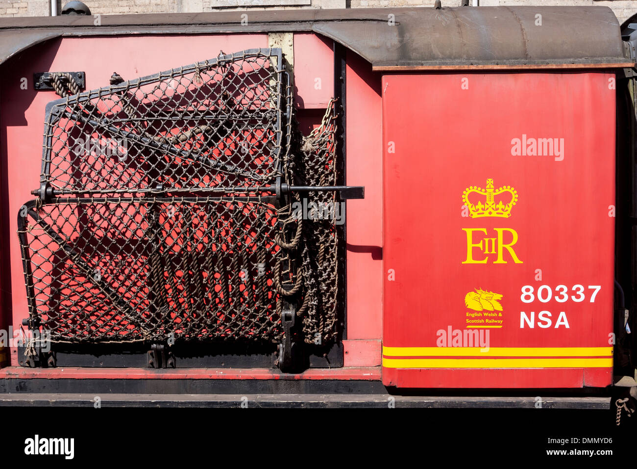 Royal mail carriage hi-res stock photography and images - Alamy