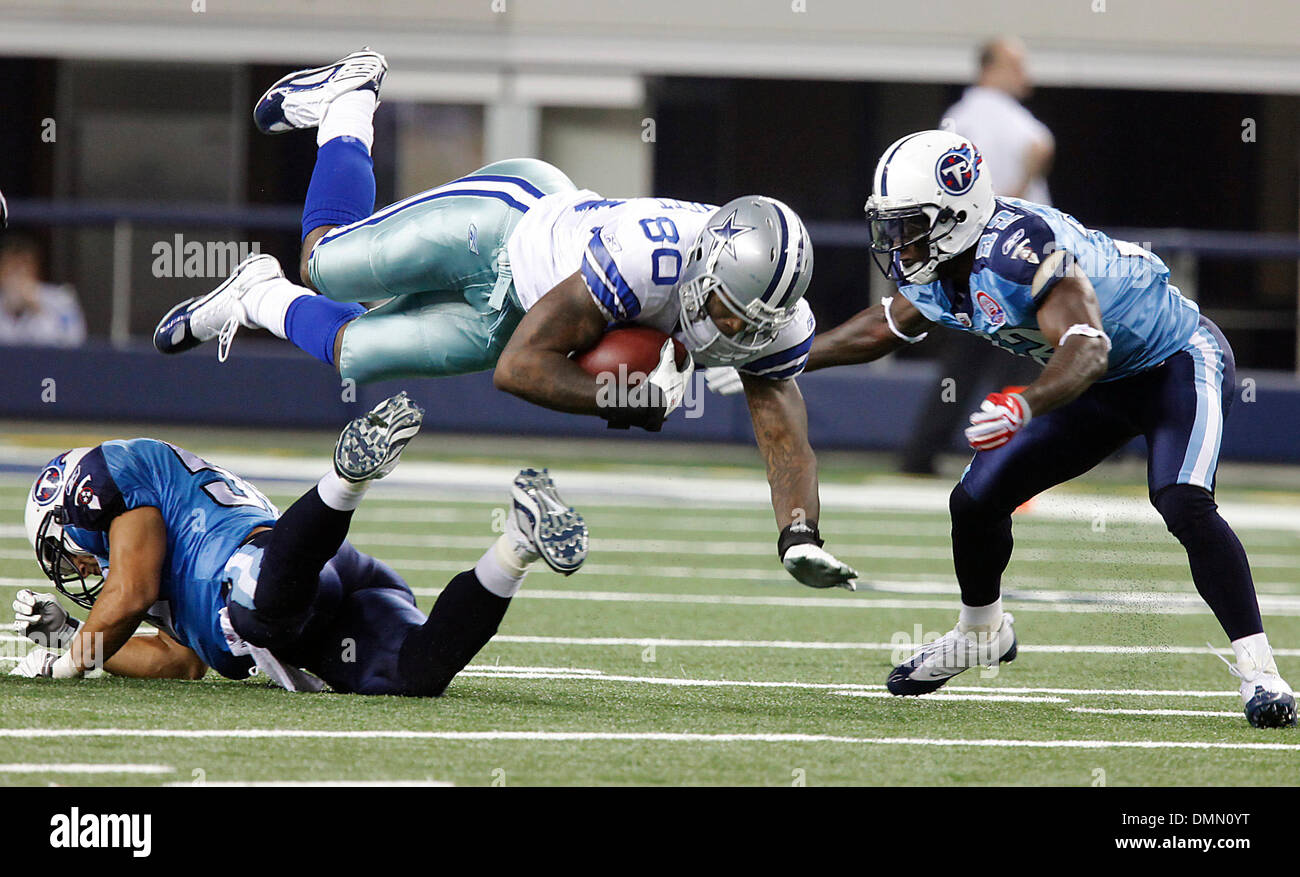 Dallas Cowboys Martellus Bennett (center) goes airborne as Tennessee ...
