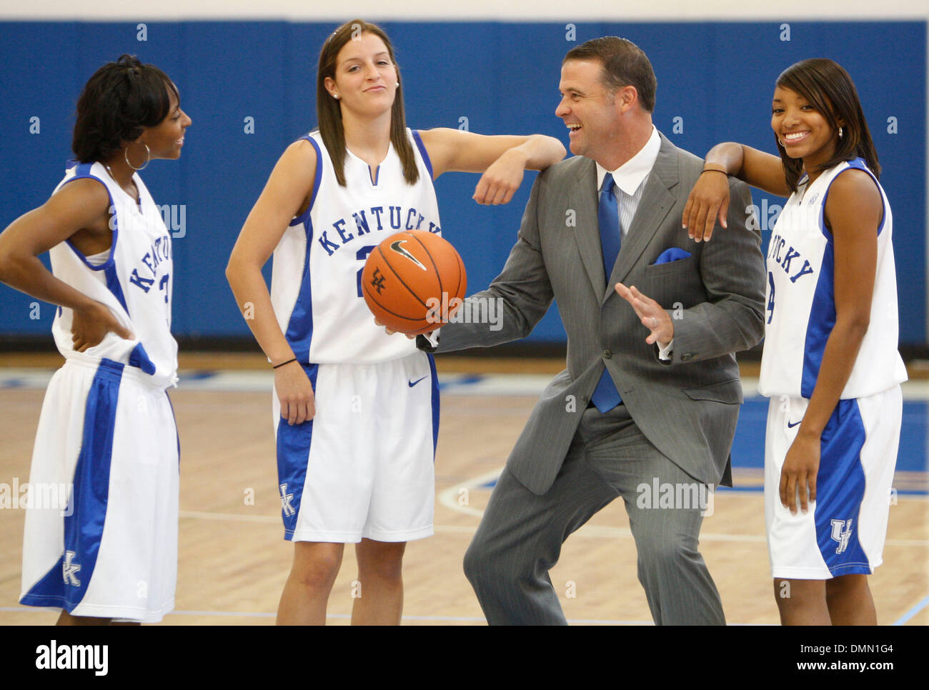 Left to right matthew perry hi-res stock photography and images - Alamy