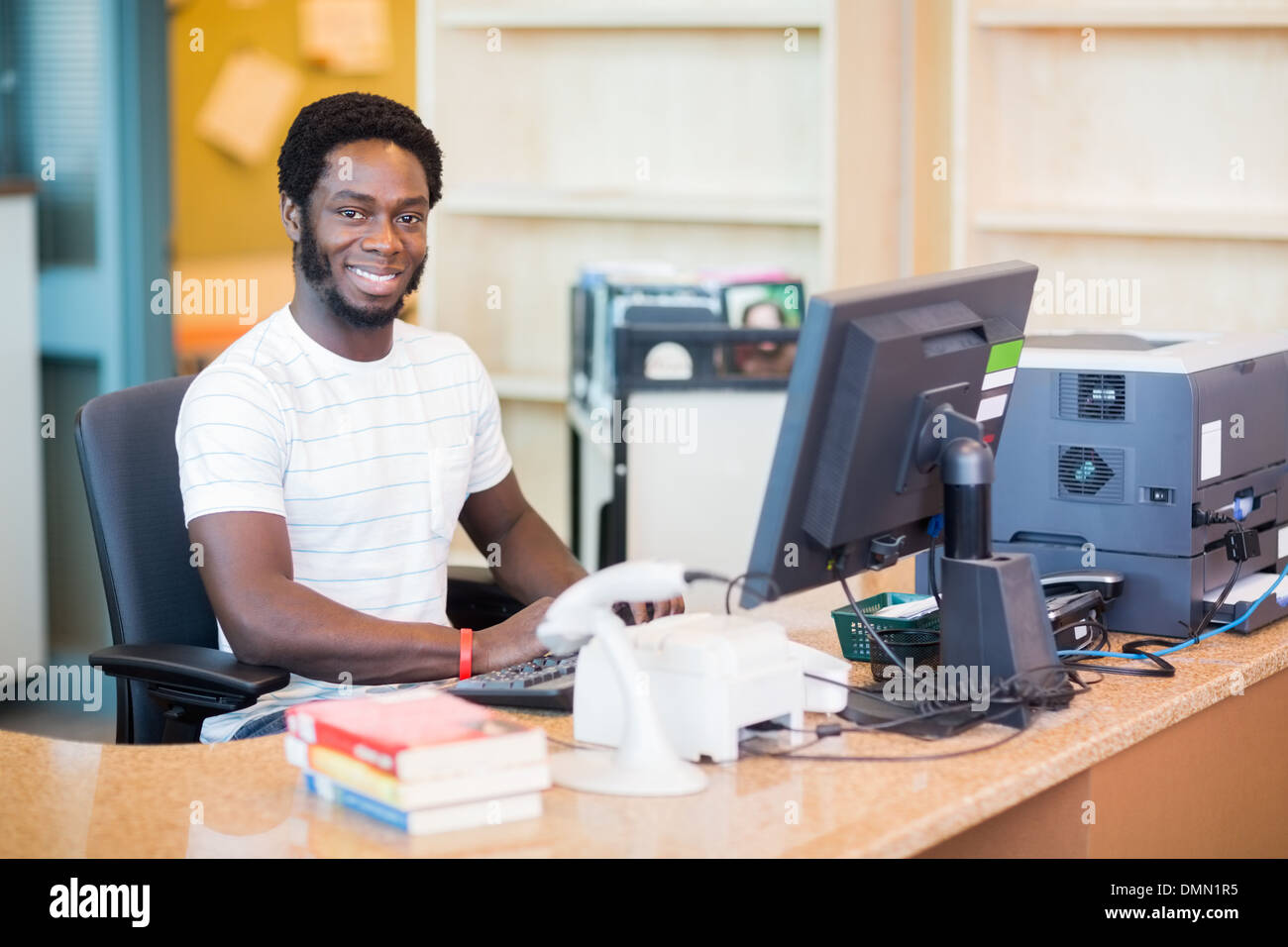 Librarian check out hi-res stock photography and images - Alamy