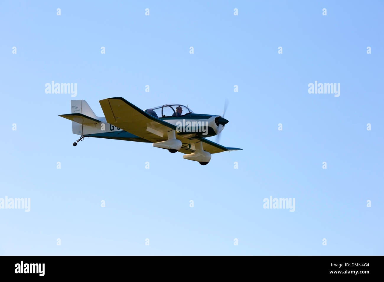 Jodel DR1050-M Excellence G-JODL landing At Gamston (Retford) Airport ...