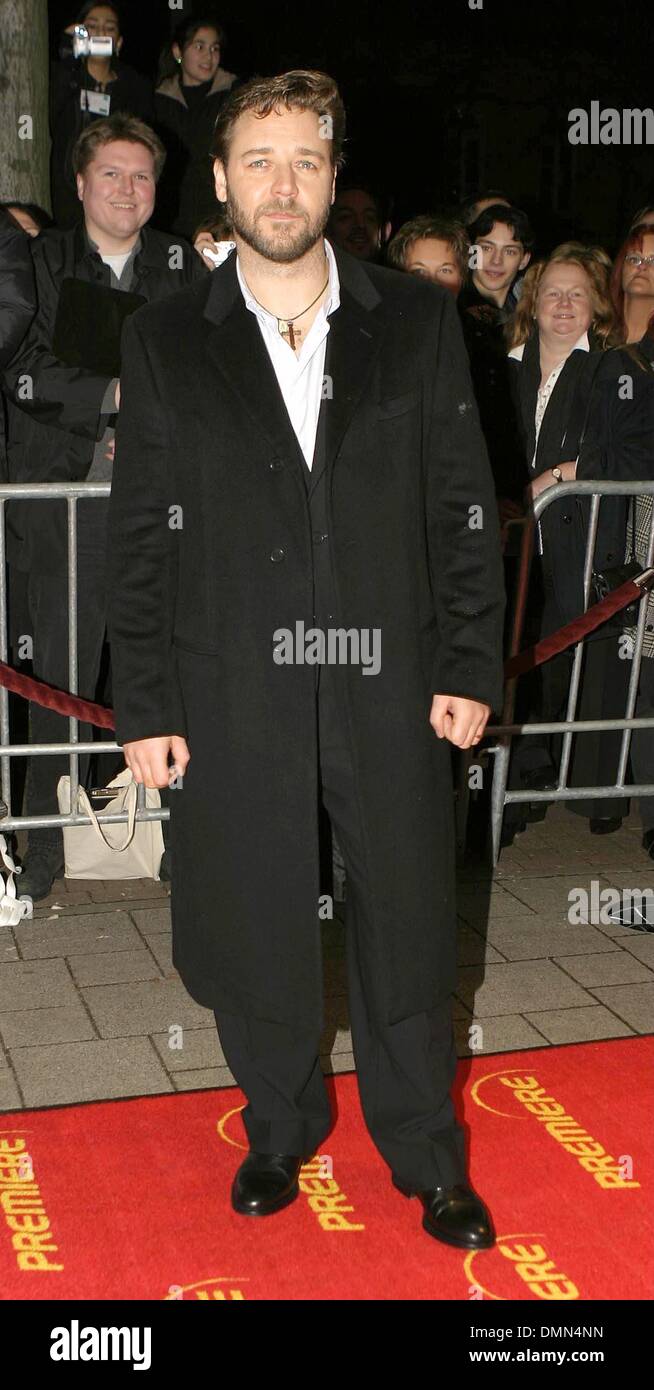 Russel Crowe at the premiere of "Master and Commander Stock Photo - Alamy
