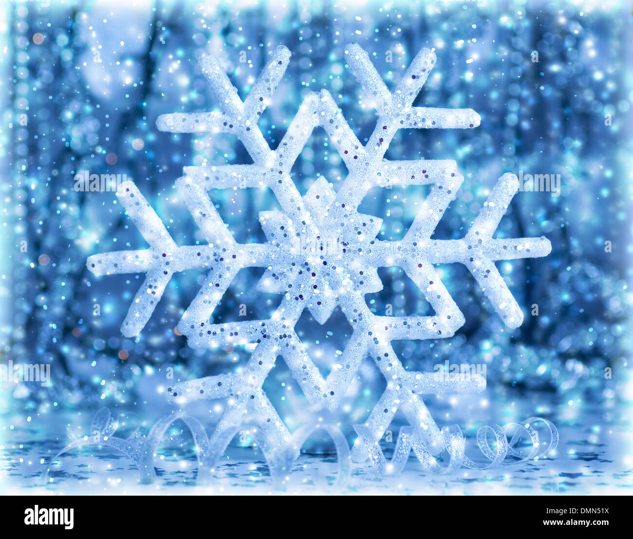 Pretty Snowflakes Wallpaper