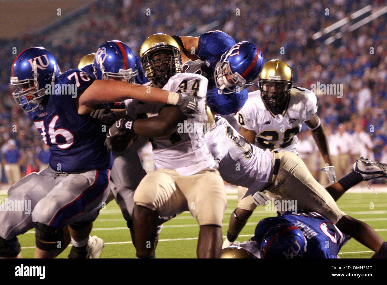 Action tackle scoring hi-res stock photography and images - Alamy