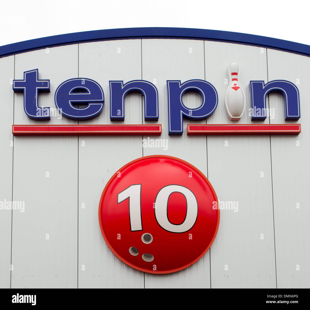 Tenpin bowling hi-res stock photography and images - Alamy