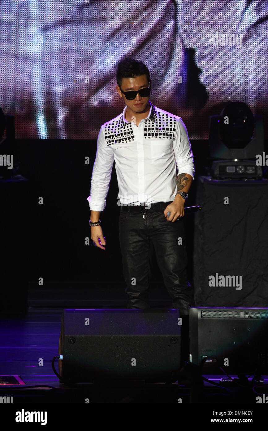 LEESSANG holds mini concert in Taipei, China on Saturday, December 14 ...
