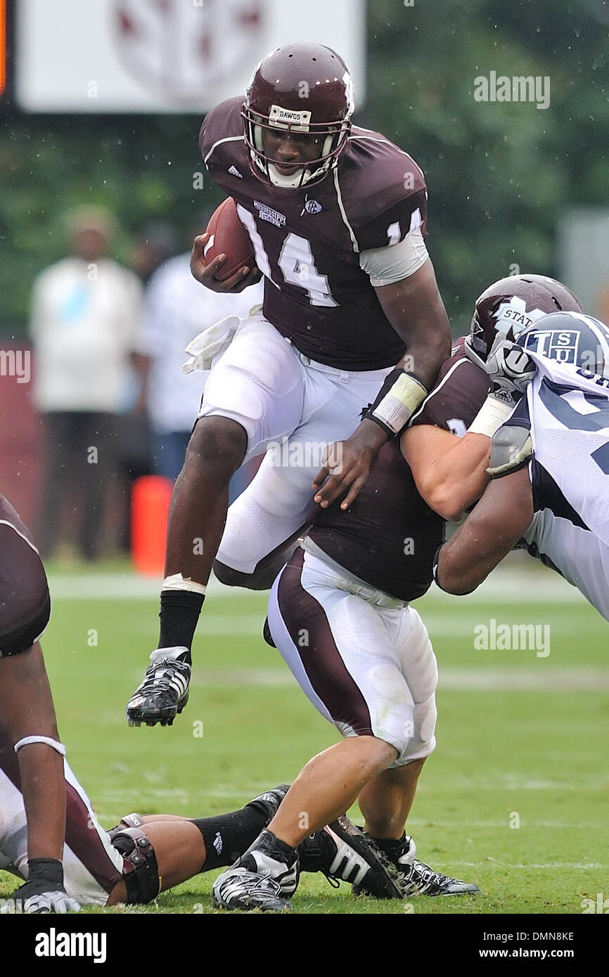 5 September 2009: Mississippi State quarterback Chris Relf (14) gains ...