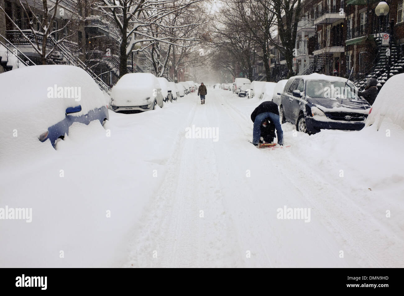 Montreal street after snow storm hi-res stock photography and images ...