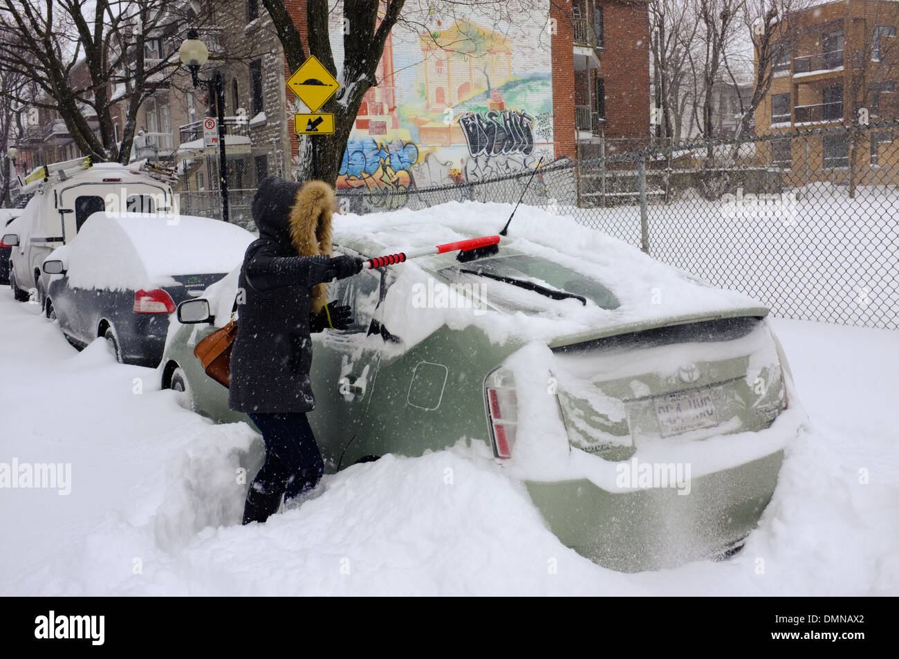 Montreal old streets snow hi-res stock photography and images - Alamy