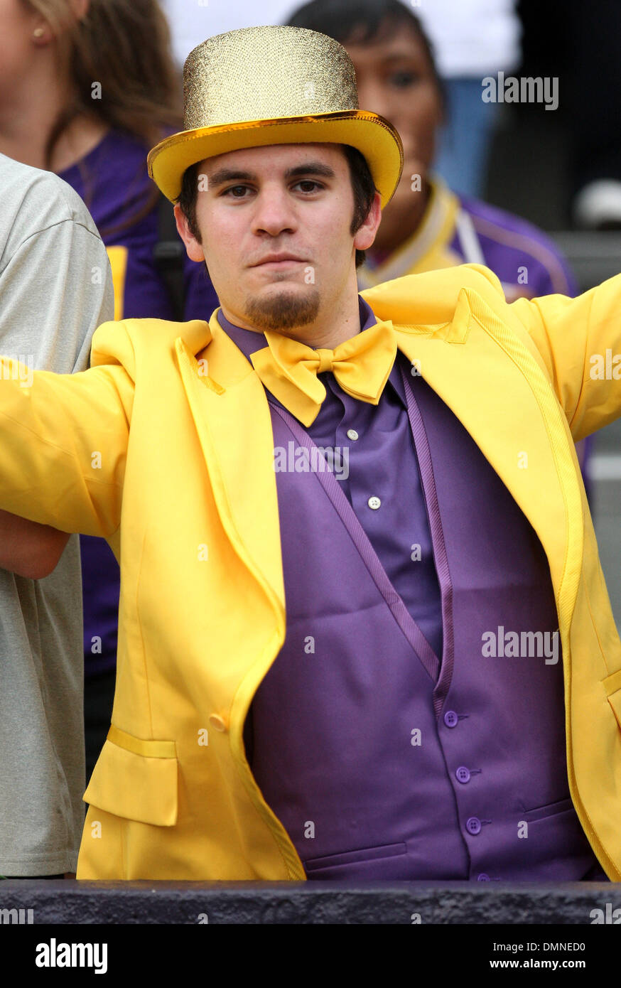 12 September 2009: An LSU fan shows his school spirit. The LSU Tigers ...