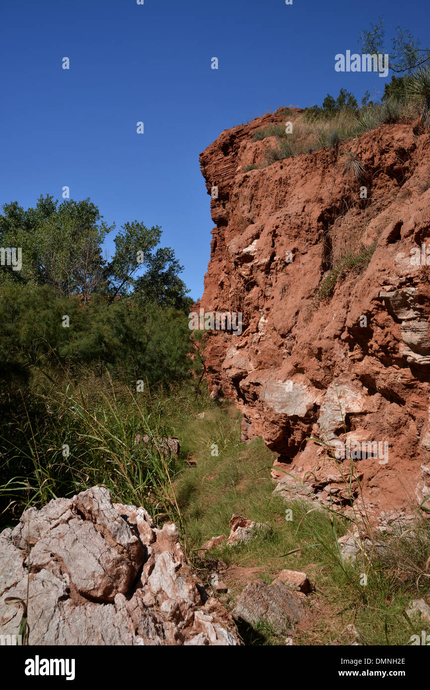 Red earth and mountains in the Palo Duro Canyon state park near ...