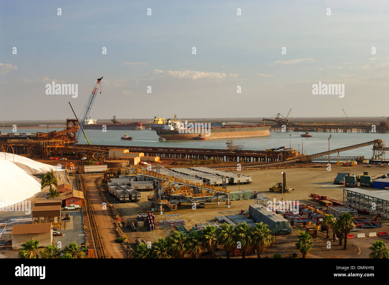 Loading ships at Port Hedland, Western Australia Stock Photo - Alamy