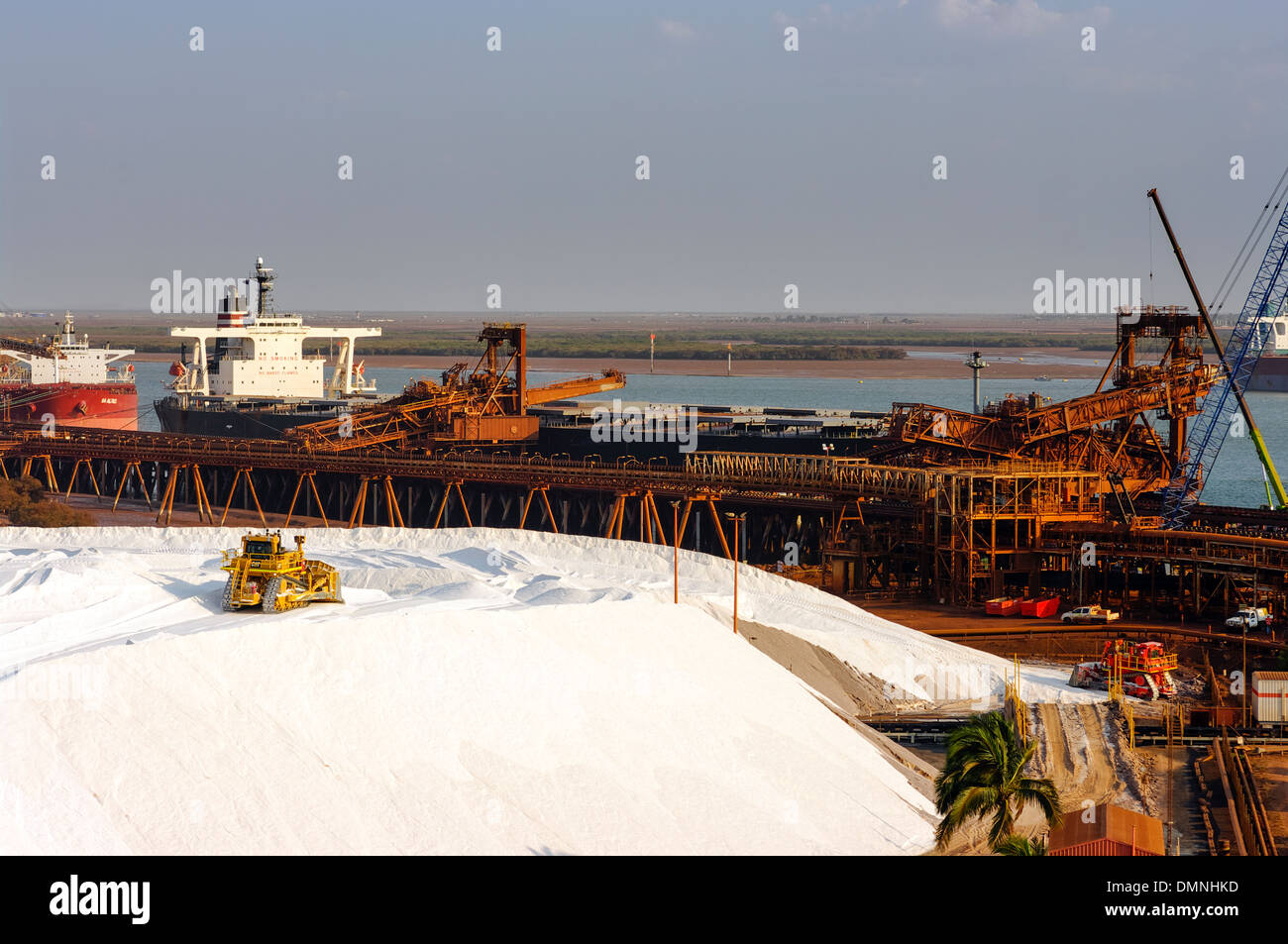 Loading ships at Port Hedland, Western Australia Stock Photo - Alamy