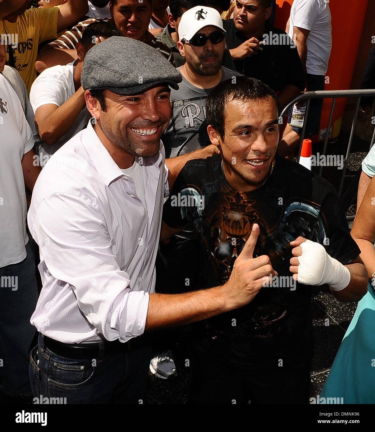 Sep 14, 2009 - Hollywood, California, USA - OSCAR DE LA HOYA and JUAN ...