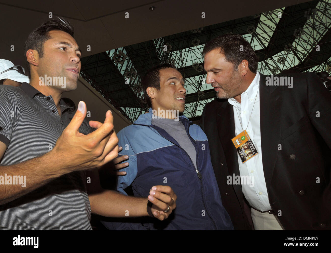 Sep 15, 2009 - Las Vegas, Nevada, USA - JUAN MARQUEZ, center, is ...