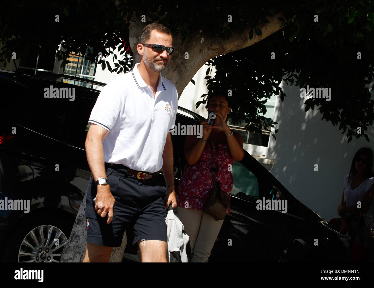 King crown of aragon hi-res stock photography and images - Alamy