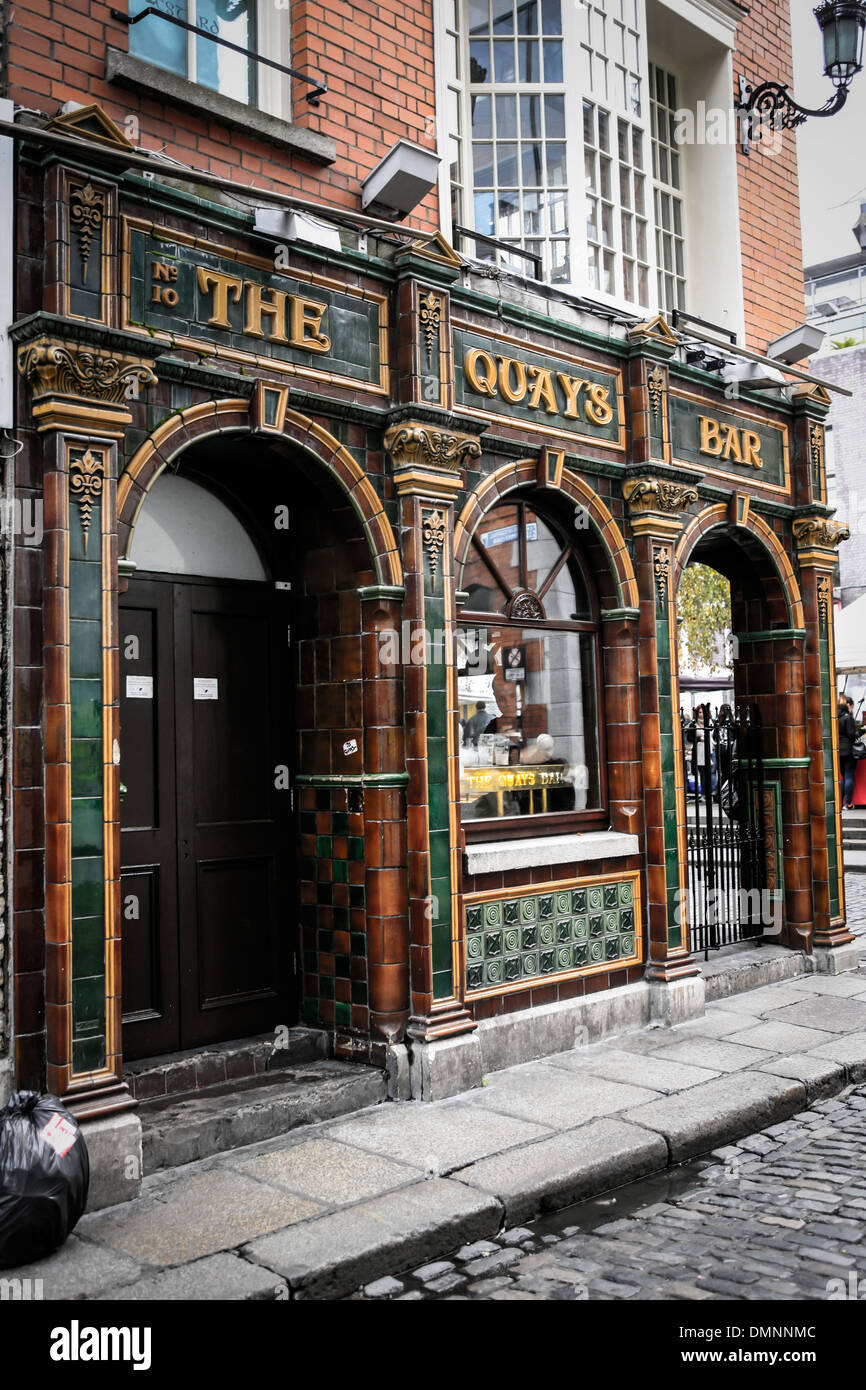 The quays pub hi-res stock photography and images - Alamy