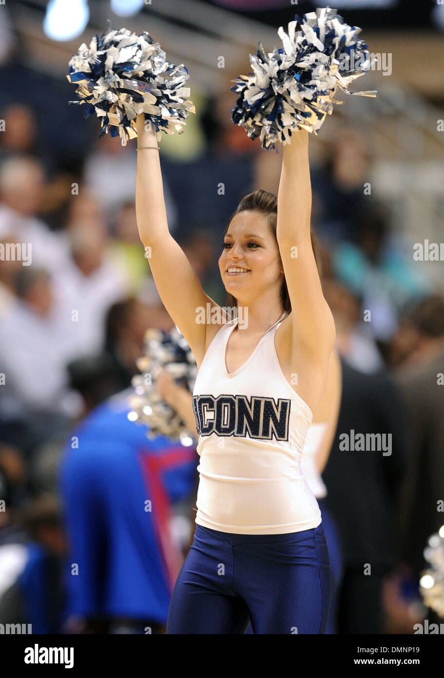 Uconn cheerleaders hi-res stock photography and images - Alamy