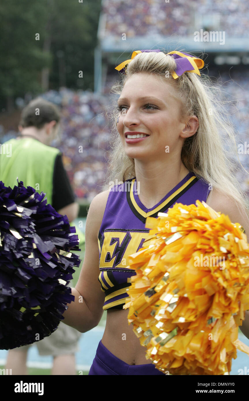Ecu pirates cheerleaders hi-res stock photography and images - Alamy