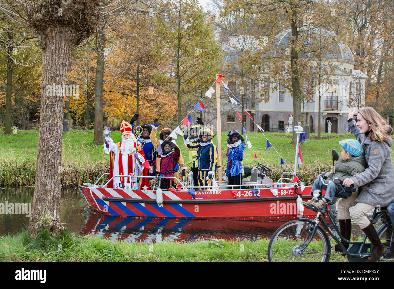 Sinterklaas boat hi-res stock photography and images - Alamy