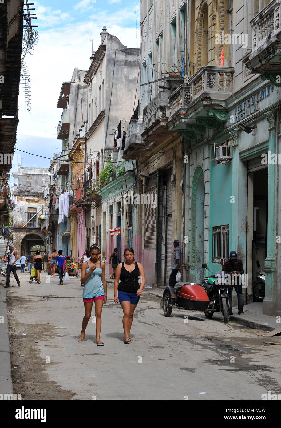 Street scene, Havana, Cuba Stock Photo - Alamy