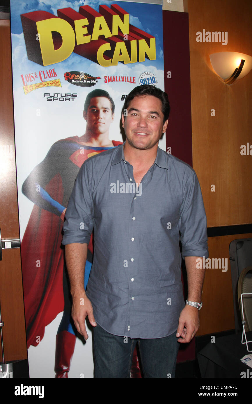 Dean Cain at 'Hollywood Show' held at Burbank Marriott convention ...