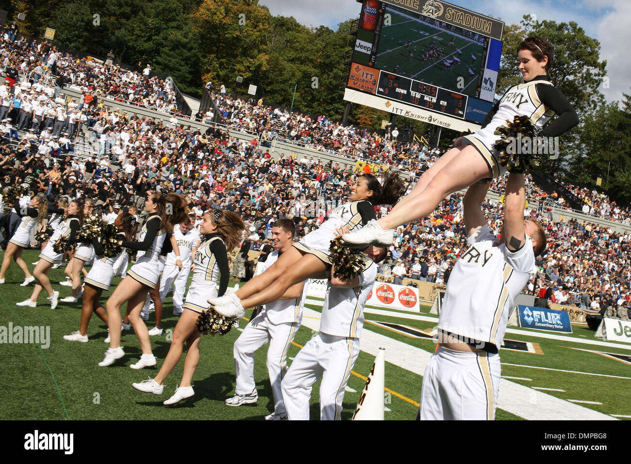 Army cheerleaders hi-res stock photography and images - Alamy