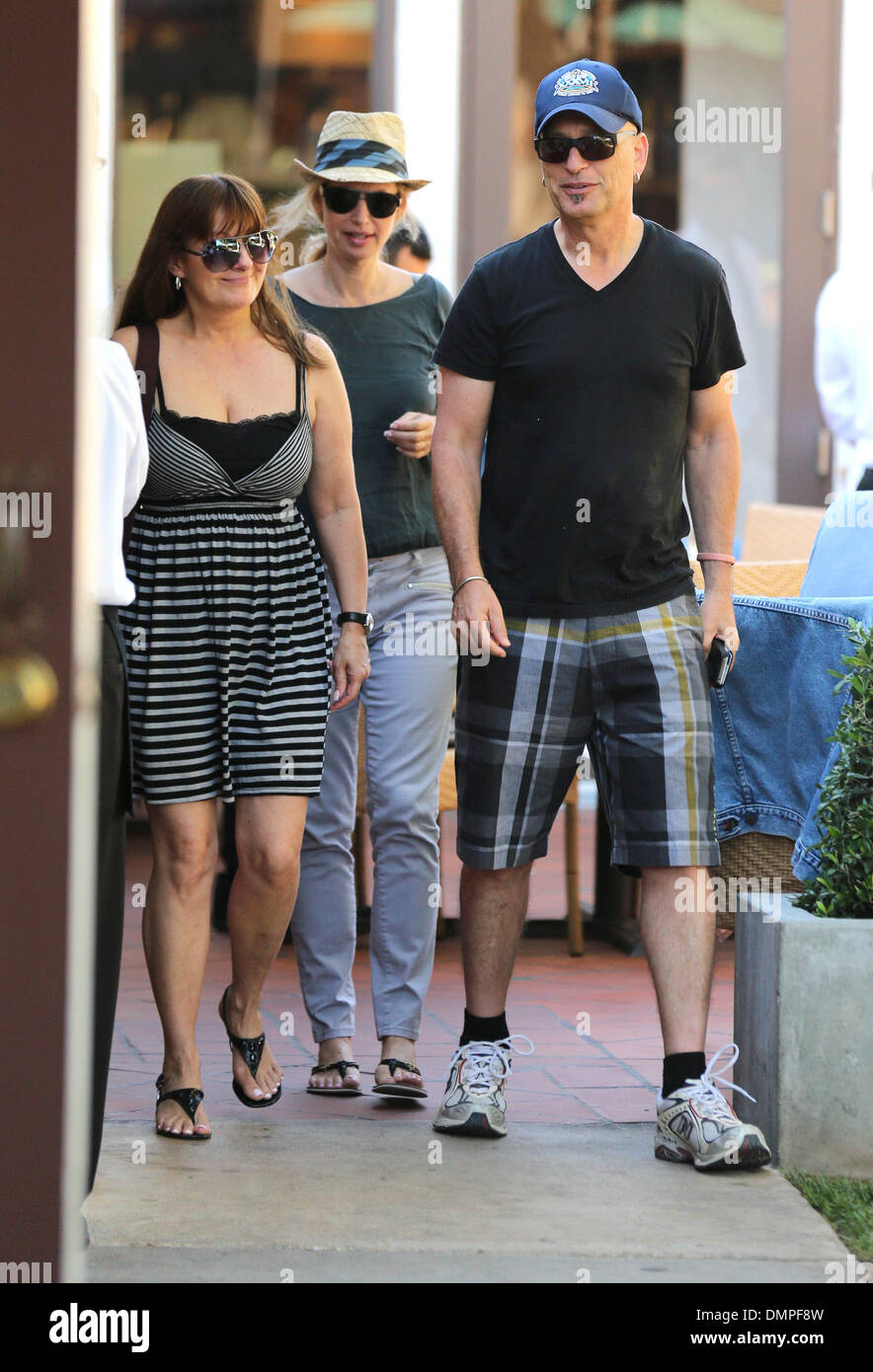 Howie Mandel and his wife Terry walk around Malibu Country Mart Los ...