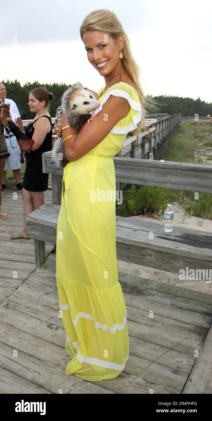Beth Ostrosky Stern attends a charity benefit for Evelyn Alexander ...