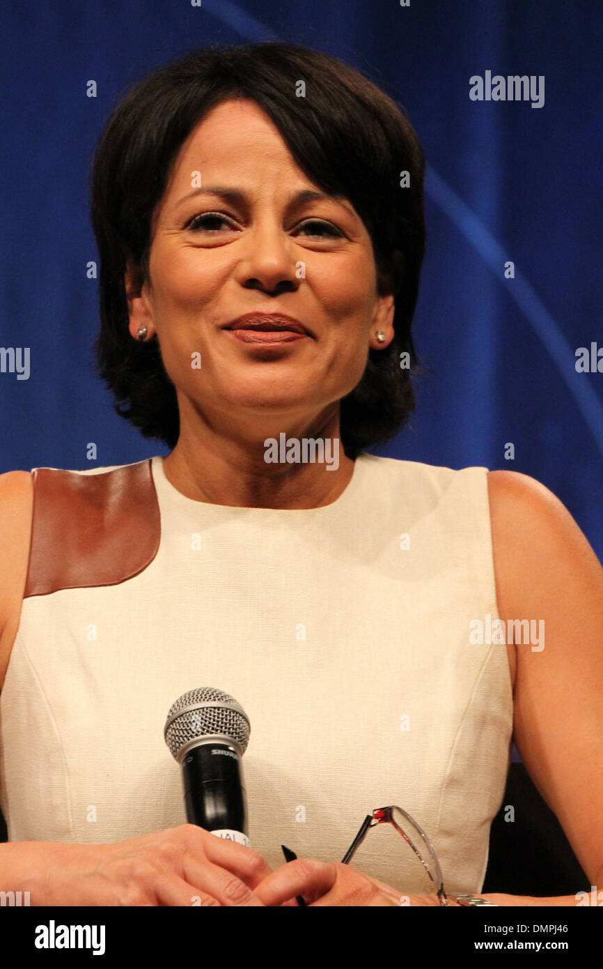 Roxann dawson hi-res stock photography and images - Alamy