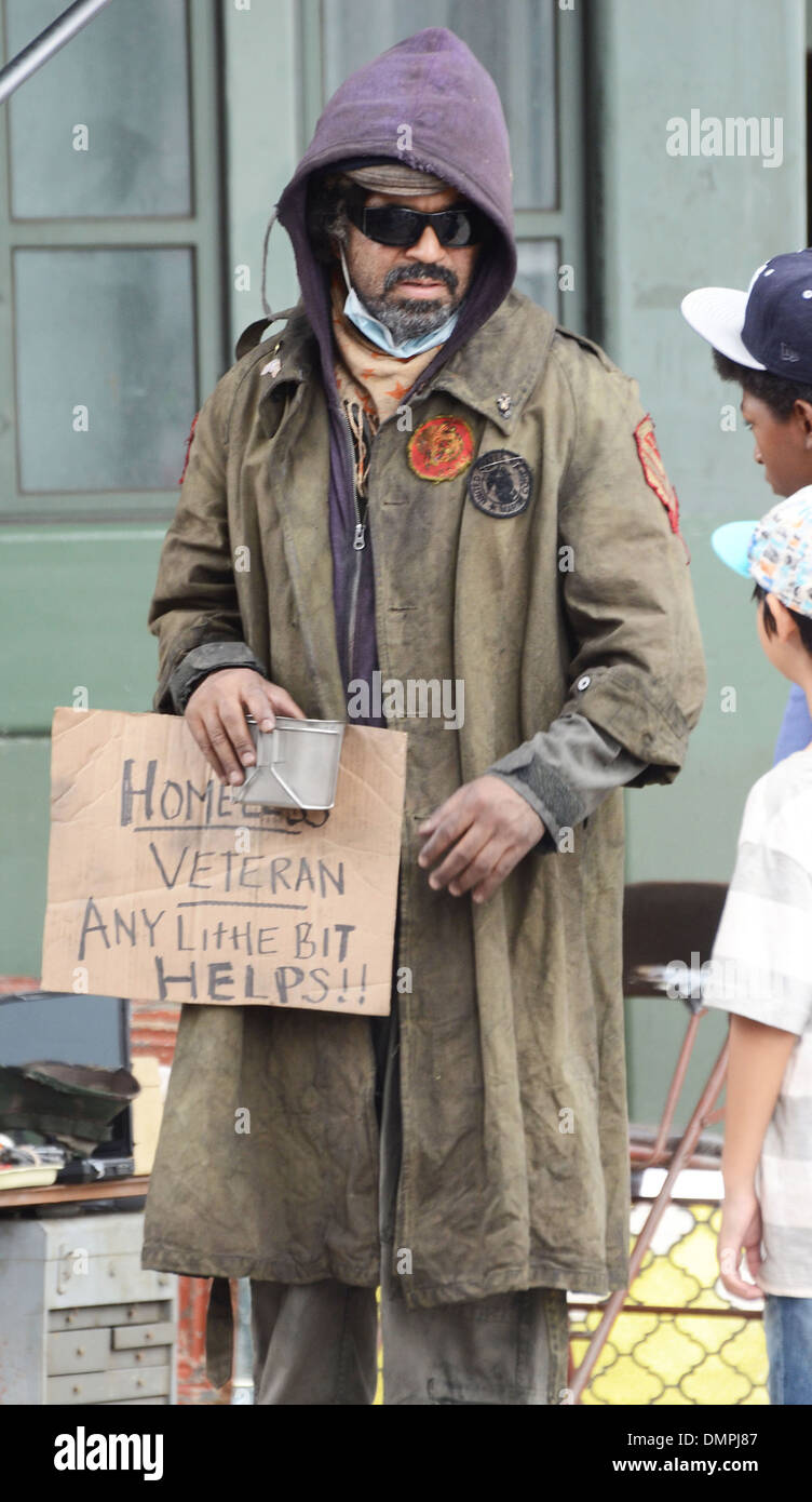 Jeffrey Wright dressed as a homeless veteren on filmset of 'The ...