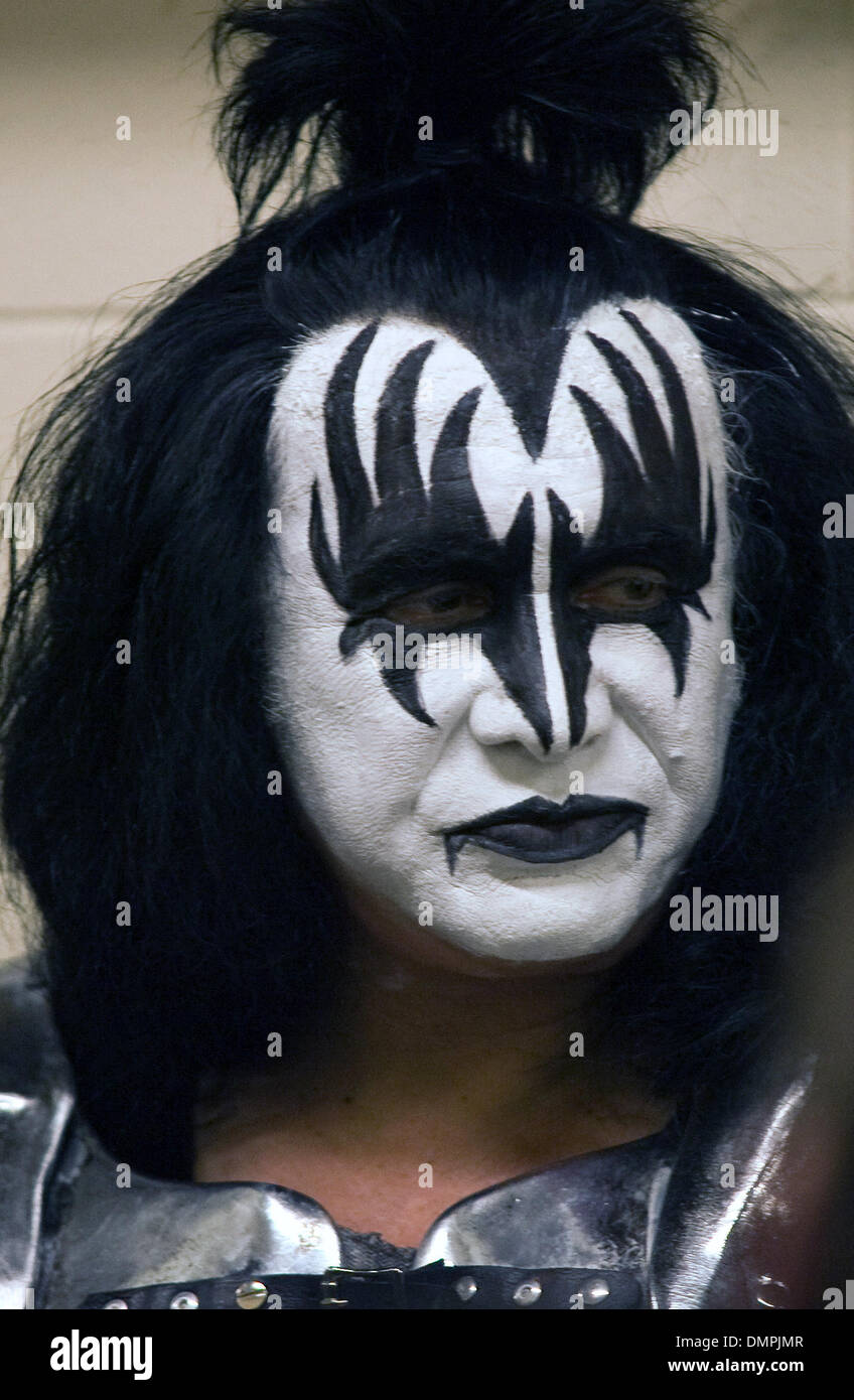 Oct. 07, 2009 - Oshawa, Ontario, Canada - 7 October 2009: Backstage ...