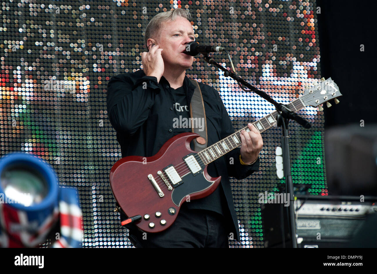 Bernard sumner england hi-res stock photography and images - Alamy