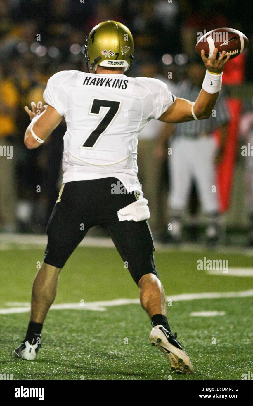 Colorado quarterback Cody Hawkins (7) prepares to throw a pass ...