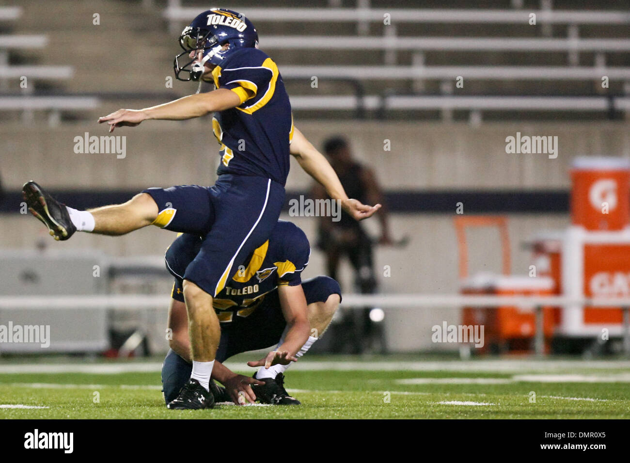 Andrew Weber (8), a walk-on sophomore kicker for the University of ...