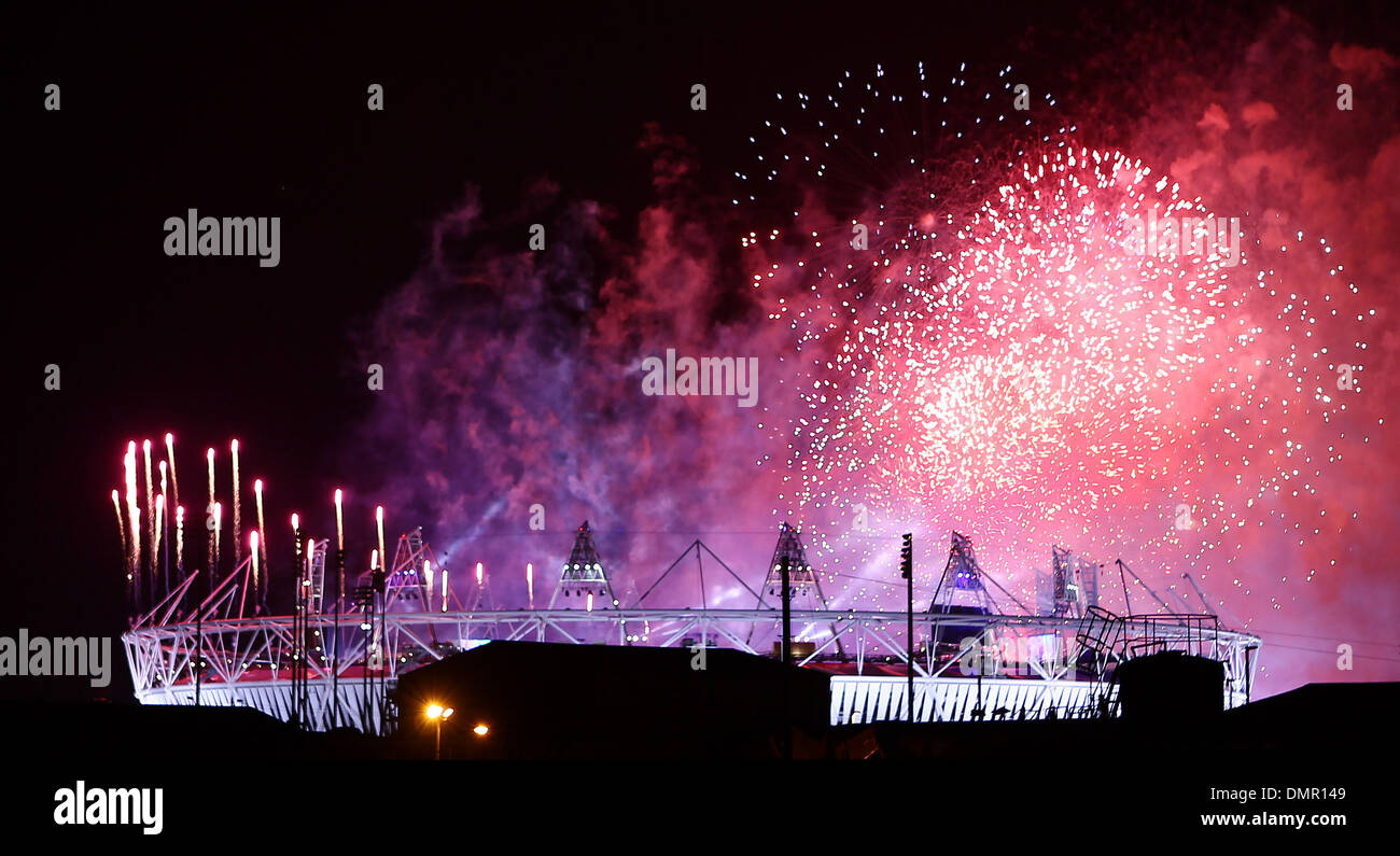 Fireworks explode over Olympic stadium at end of closing ceremony of ...