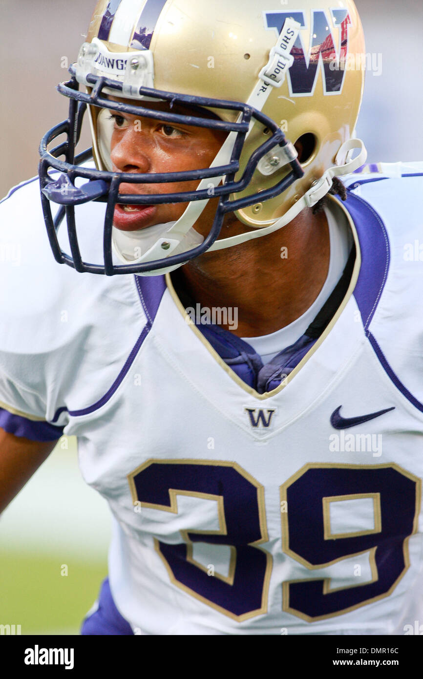 Washington's Greg Walker (39) during warm up at Stanford Stadium in ...