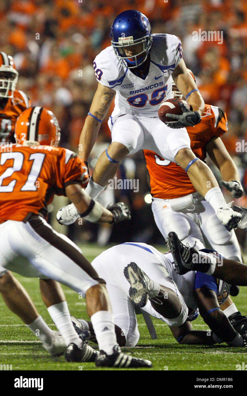 Boise State wide receiver Tyler Shoemaker (89) carries the ball during ...