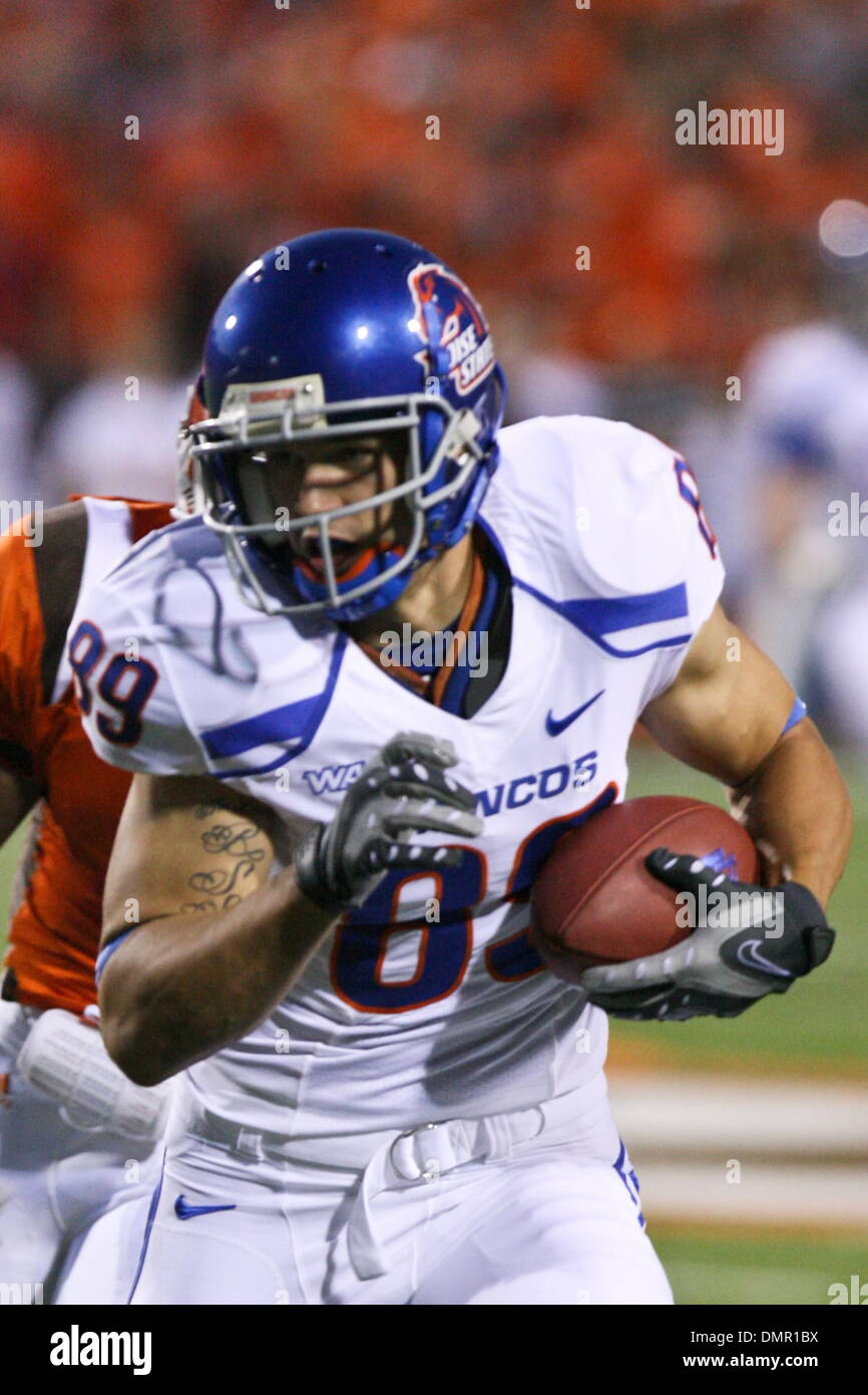 Boise State wide receiver Tyler Shoemaker (89) carries the ball during ...